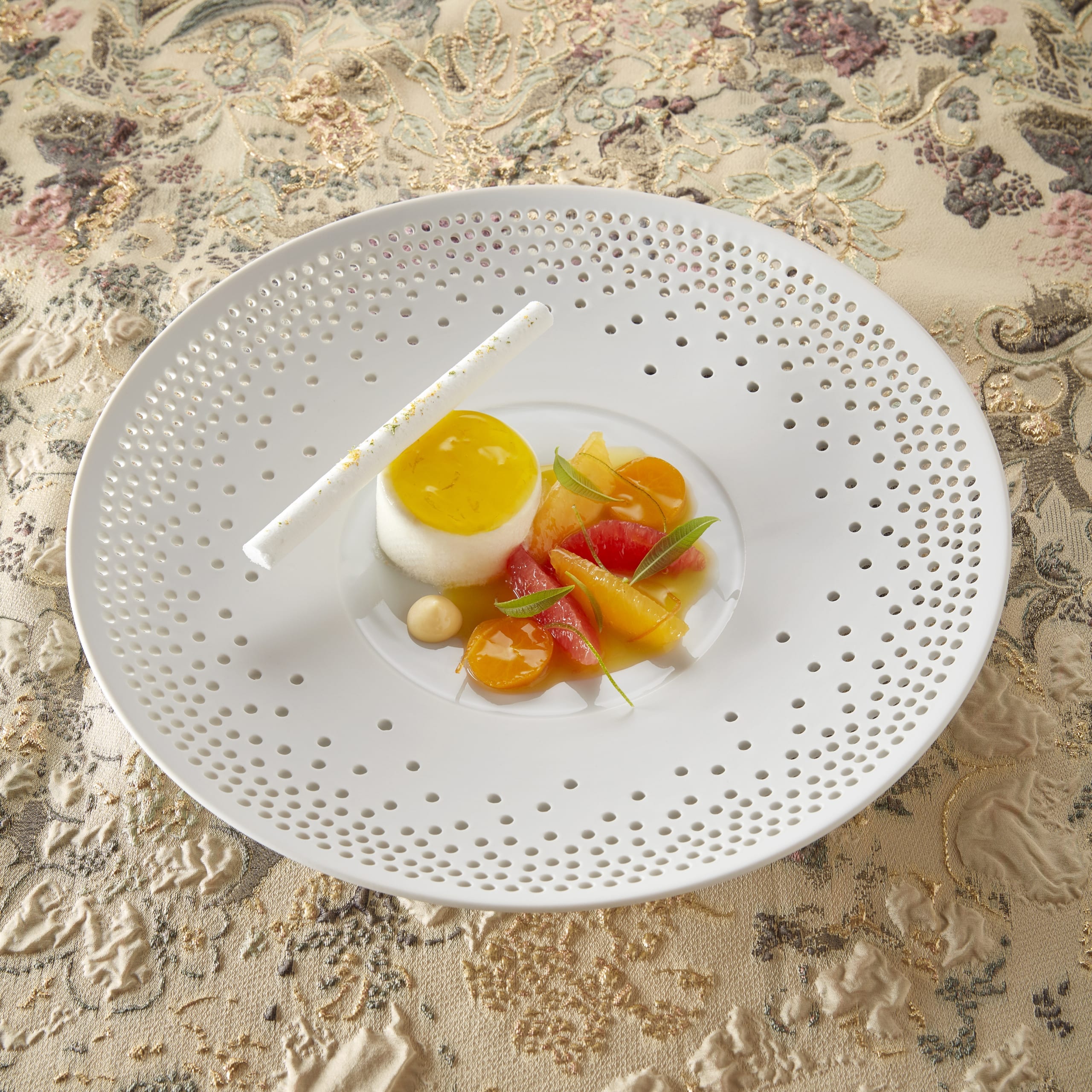 THE LANGUAGE OF PORCELAIN - Rochini - finest tabletop